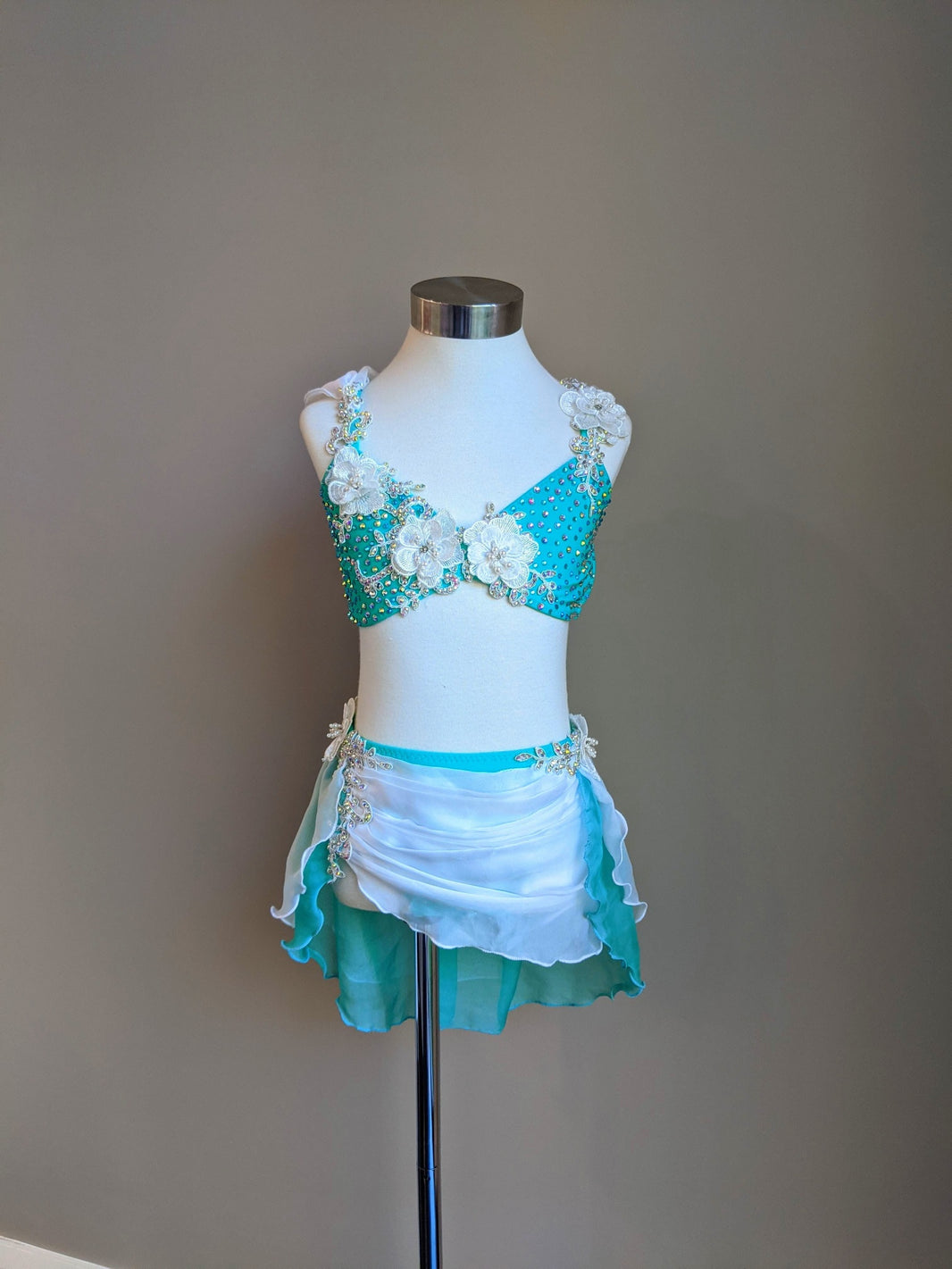 Lyrical Costumes – Dazzle Me Dancewear